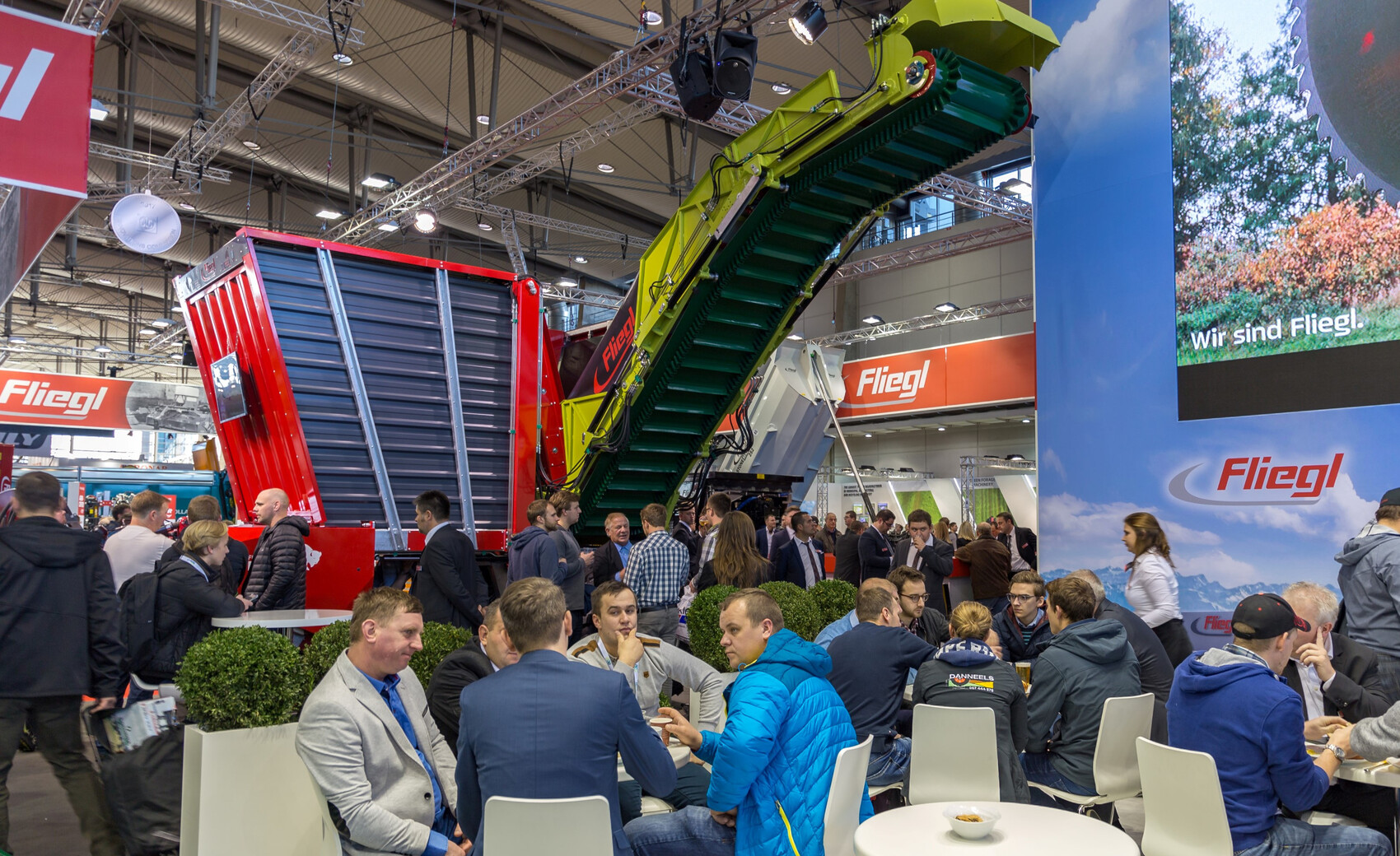 Fliegl mit vollen Auftragsbüchern von der Messe :: BWagrar - - BWagrar